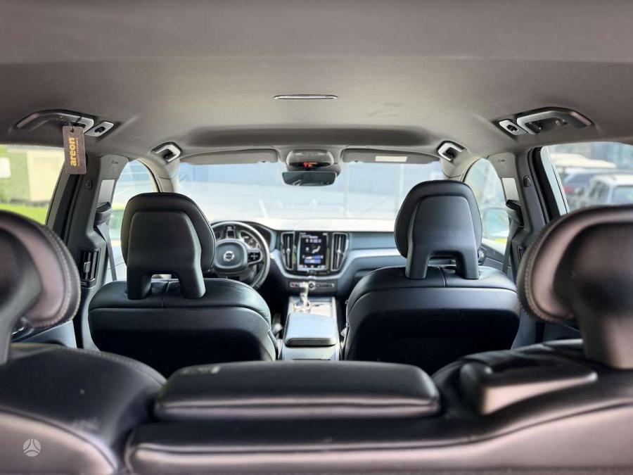 White Volvo XC60 2017 in Kaunas, with an engine capacity of 1.97 L and mileage of 260 thousand km for 17900 €, photo 22 on AUTOMOTO.COM.LV