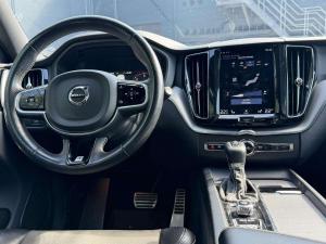 White Volvo XC60 2017 in Kaunas, with an engine capacity of 1.97 L and mileage of 260 thousand km for 17900 €, photo 35 on AUTOMOTO.COM.LV