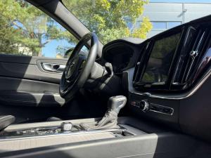 White Volvo XC60 2017 in Kaunas, with an engine capacity of 1.97 L and mileage of 260 thousand km for 17900 €, photo 38 on AUTOMOTO.COM.LV