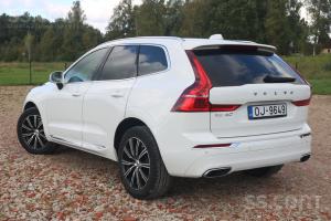 White Volvo XC60 2017 in Kuldiga, with an engine capacity of 2.00 L and mileage of 387 thousand km for 17500 €, photo 3 on AUTOMOTO.COM.LV