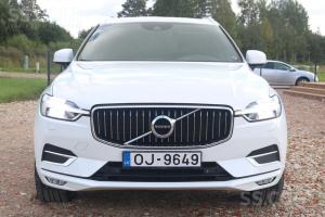White Volvo XC60 2017 in Kuldiga, with an engine capacity of 2.00 L and mileage of 387 thousand km for 17500 €, photo 6 on AUTOMOTO.COM.LV
