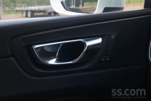 White Volvo XC60 2017 in Kuldiga, with an engine capacity of 2.00 L and mileage of 387 thousand km for 17500 €, photo 22 on AUTOMOTO.COM.LV