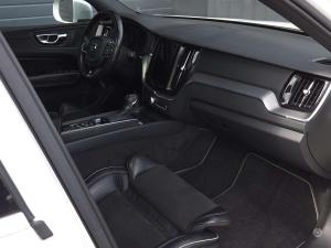 White Volvo XC60 2017 in Kaunas, with an engine capacity of 2.00 L and mileage of 269 thousand km for 18999 €, photo 12 on AUTOMOTO.COM.LV