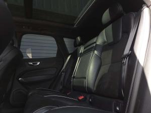 White Volvo XC60 2017 in Kaunas, with an engine capacity of 2.00 L and mileage of 269 thousand km for 18999 €, photo 14 on AUTOMOTO.COM.LV