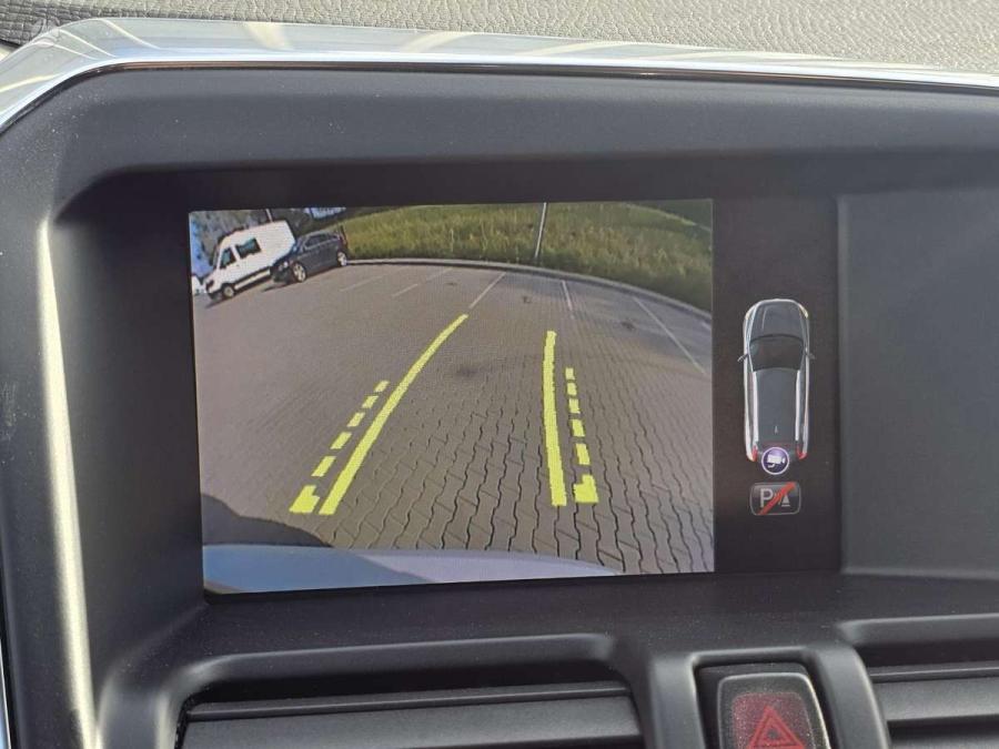 Белый Вольво ХС60 2017 в Вильнюс, объемом двигателя 2.40 л и пробегом 245 тыс. км за 15700 €, фото 16 на AUTOMOTO.COM.LV
