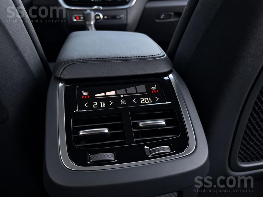 Balts Volvo XC60 2017 Rīga, ar dzinēja tilpumu 2.00 L un nobraukumu 0 tūkst. km par 15900 €, foto 11 vietnē AUTOMOTO.COM.LV