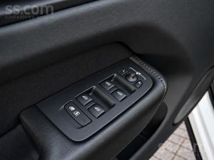 Balts Volvo XC60 2017 Rīga, ar dzinēja tilpumu 2.00 L un nobraukumu 0 tūkst. km par 15900 €, foto 13 vietnē AUTOMOTO.COM.LV