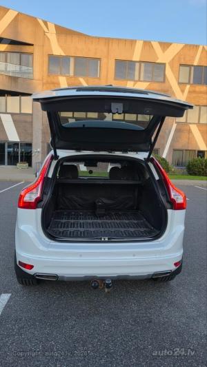 Balts Volvo XC60 2017 Tallina, ar dzinēja tilpumu 2.40 L un nobraukumu 240 tūkst. km par 17999 €, foto 12 vietnē AUTOMOTO.COM.LV