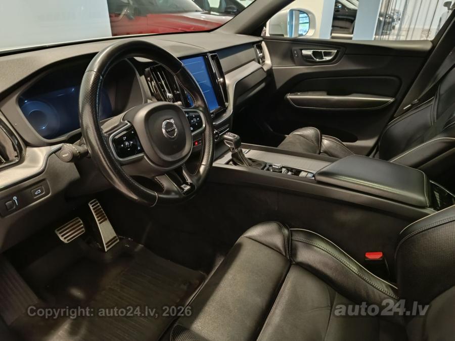 White Volvo XC60 2018 in Tallinn, with an engine capacity of 2.00 L and mileage of 159 thousand km for 21800 €, photo 7 on AUTOMOTO.COM.LV