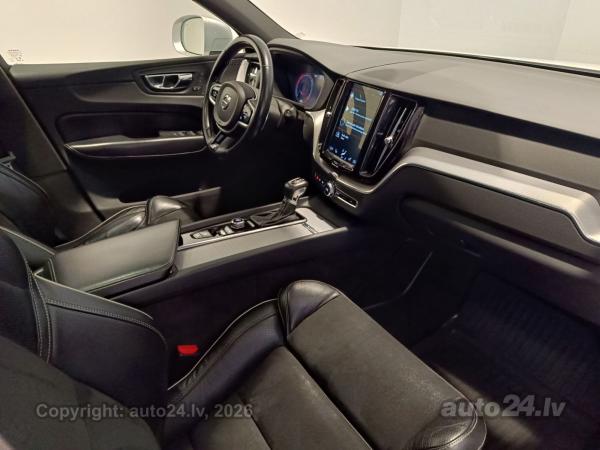 Balts Volvo XC60 2018 Tallina, ar dzinēja tilpumu 2.00 L un nobraukumu 159 tūkst. km par 21800 €, foto 8 vietnē AUTOMOTO.COM.LV