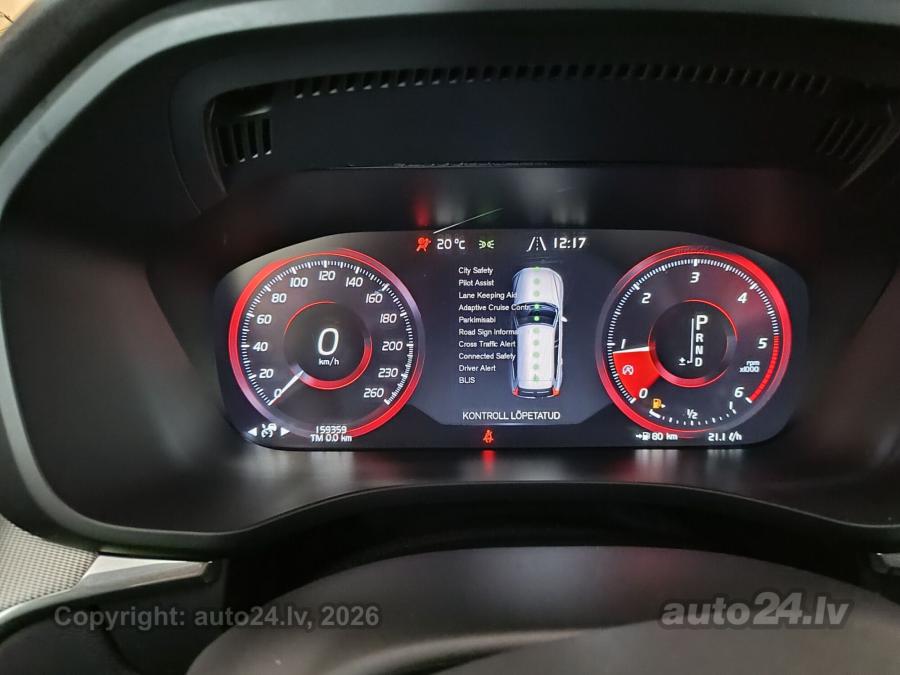 White Volvo XC60 2018 in Tallinn, with an engine capacity of 2.00 L and mileage of 159 thousand km for 21800 €, photo 13 on AUTOMOTO.COM.LV