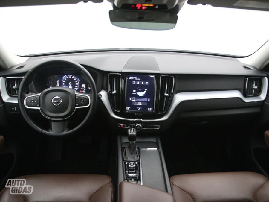 White Volvo XC60 2018 in Vilnius, with an engine capacity of 2.00 L and mileage of 182 thousand km for 23199 €, photo 3 on AUTOMOTO.COM.LV
