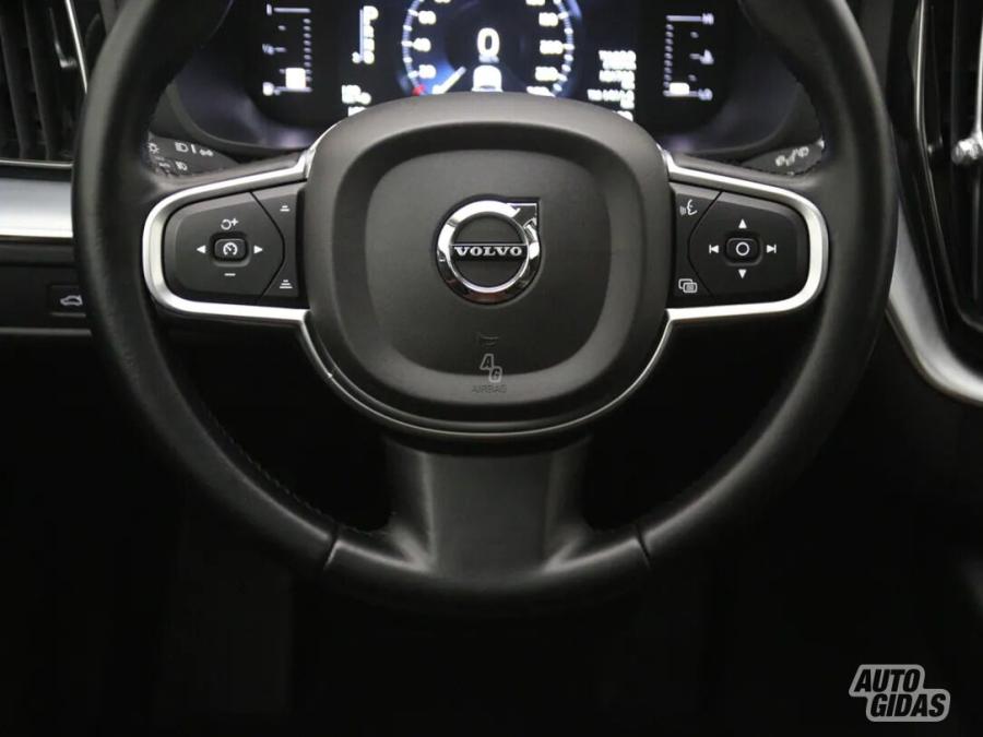 White Volvo XC60 2018 in Vilnius, with an engine capacity of 2.00 L and mileage of 182 thousand km for 23199 €, photo 19 on AUTOMOTO.COM.LV