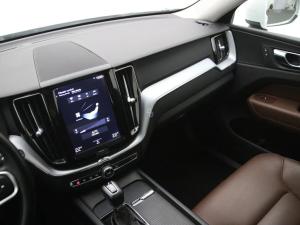 White Volvo XC60 2018 in Vilnius, with an engine capacity of 2.00 L and mileage of 182 thousand km for 23199 €, photo 22 on AUTOMOTO.COM.LV