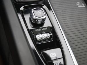 White Volvo XC60 2018 in Vilnius, with an engine capacity of 2.00 L and mileage of 182 thousand km for 23199 €, photo 30 on AUTOMOTO.COM.LV