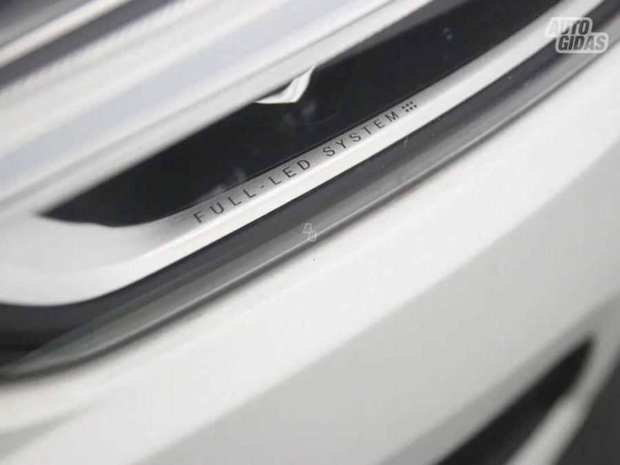 White Volvo XC60 2018 in Vilnius, with an engine capacity of 2.00 L and mileage of 182 thousand km for 23199 €, photo 31 on AUTOMOTO.COM.LV