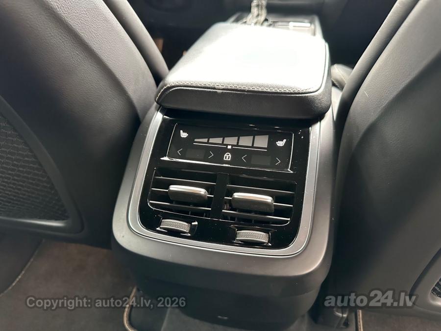 Белый Вольво ХС60 2018 в Тарту, объемом двигателя 2.00 л и пробегом 293 тыс. км за 17899 €, фото 13 на AUTOMOTO.COM.LV