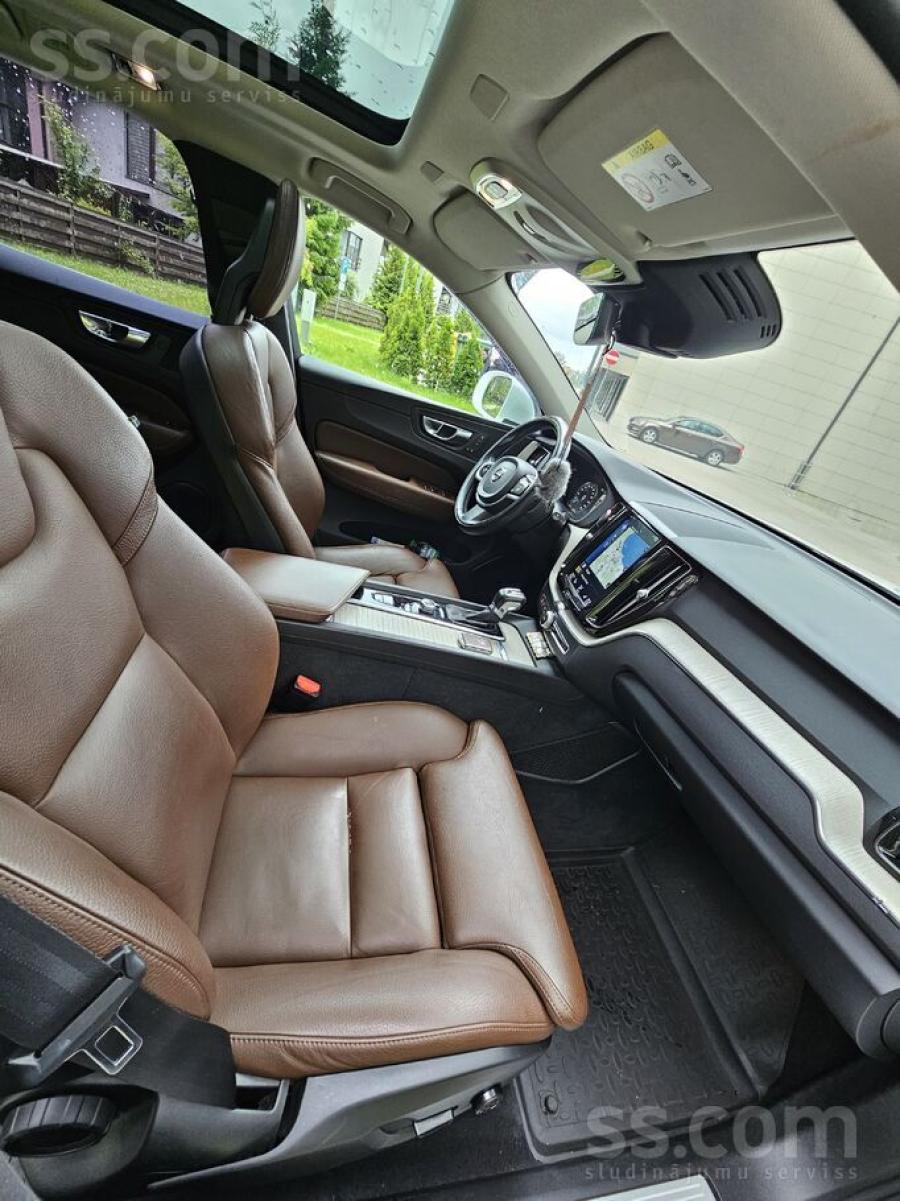 Balts Volvo XC60 2018 Rīga, ar dzinēja tilpumu 2.00 L un nobraukumu 224 tūkst. km par 23900 €, foto 11 vietnē AUTOMOTO.COM.LV