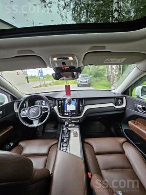 Balts Volvo XC60 2018 Rīga, ar dzinēja tilpumu 2.00 L un nobraukumu 224 tūkst. km par 23900 €, foto 14 vietnē AUTOMOTO.COM.LV