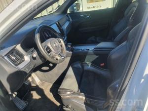 White Volvo XC60 2018 in Riga, with an engine capacity of 2.00 L and mileage of 365 thousand km for 15600 €, photo 6 on AUTOMOTO.COM.LV