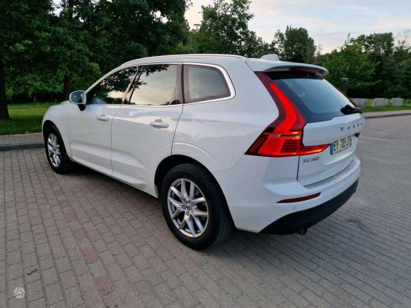 White Volvo XC60 2018 in Taurage, with an engine capacity of 1.97 L and mileage of 300 thousand km for 16200 €, photo 5 on AUTOMOTO.COM.LV