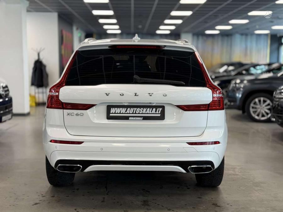 White Volvo XC60 2018 in Klaipeda, with an engine capacity of 1.97 L and mileage of 299 thousand km for 19950 €, photo 3 on AUTOMOTO.COM.LV