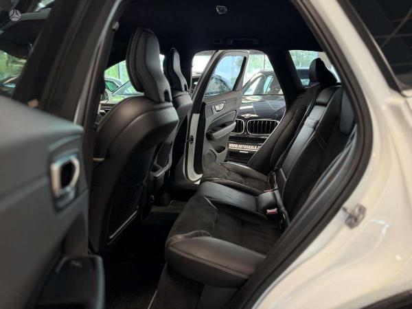White Volvo XC60 2018 in Klaipeda, with an engine capacity of 1.97 L and mileage of 299 thousand km for 19950 €, photo 5 on AUTOMOTO.COM.LV