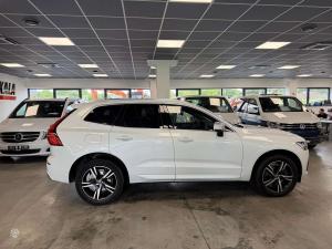 White Volvo XC60 2018 in Klaipeda, with an engine capacity of 1.97 L and mileage of 299 thousand km for 19950 €, photo 12 on AUTOMOTO.COM.LV
