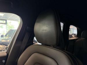 White Volvo XC60 2018 in Klaipeda, with an engine capacity of 1.97 L and mileage of 299 thousand km for 19950 €, photo 20 on AUTOMOTO.COM.LV