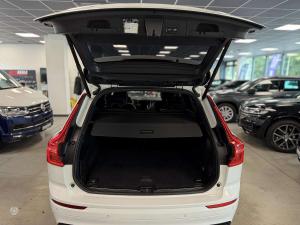 White Volvo XC60 2018 in Klaipeda, with an engine capacity of 1.97 L and mileage of 299 thousand km for 19950 €, photo 34 on AUTOMOTO.COM.LV