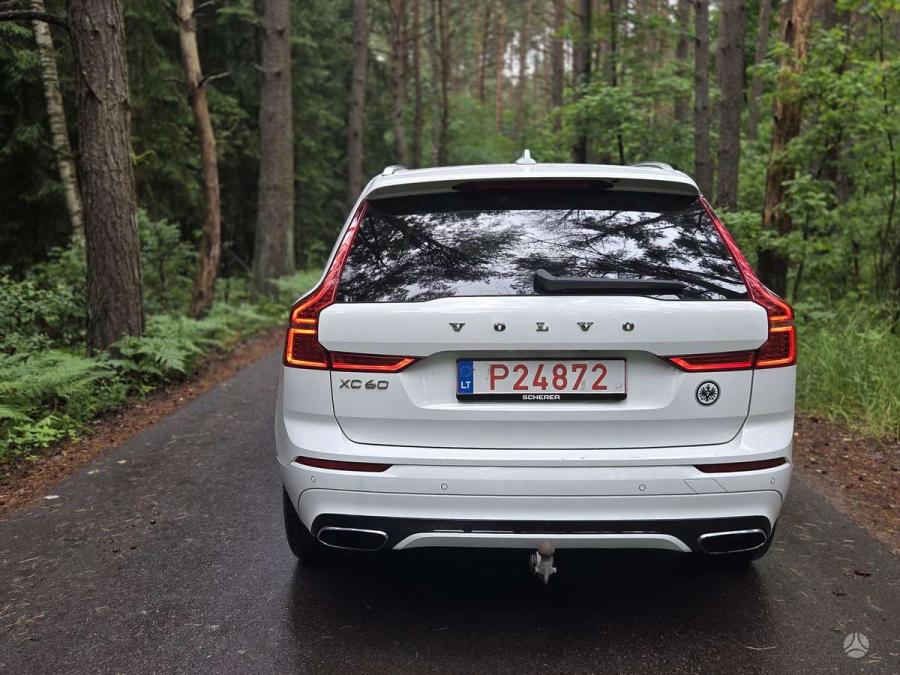 White Volvo XC60 2018 in Vilnius, with an engine capacity of 2.00 L and mileage of 181 thousand km for 21500 €, photo 6 on AUTOMOTO.COM.LV