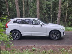 White Volvo XC60 2018 in Vilnius, with an engine capacity of 2.00 L and mileage of 181 thousand km for 21500 €, photo 9 on AUTOMOTO.COM.LV