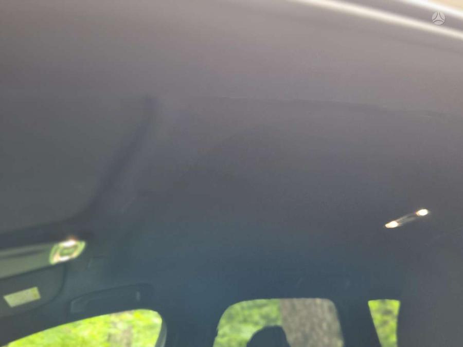 White Volvo XC60 2018 in Vilnius, with an engine capacity of 2.00 L and mileage of 181 thousand km for 21500 €, photo 14 on AUTOMOTO.COM.LV