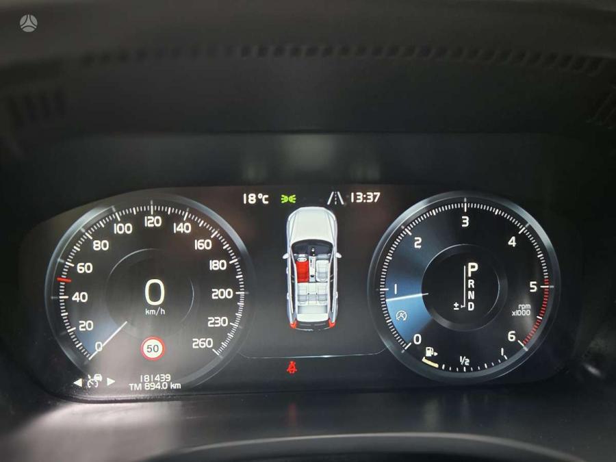 White Volvo XC60 2018 in Vilnius, with an engine capacity of 2.00 L and mileage of 181 thousand km for 21500 €, photo 15 on AUTOMOTO.COM.LV