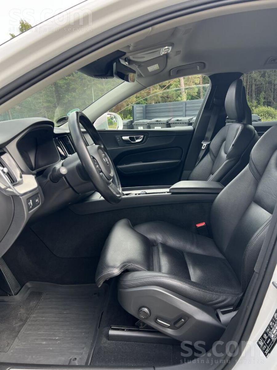 Balts Volvo XC60 2018 Daugavpils, ar dzinēja tilpumu 2.00 L un nobraukumu 181 tūkst. km par 20650 €, foto 18 vietnē AUTOMOTO.COM.LV