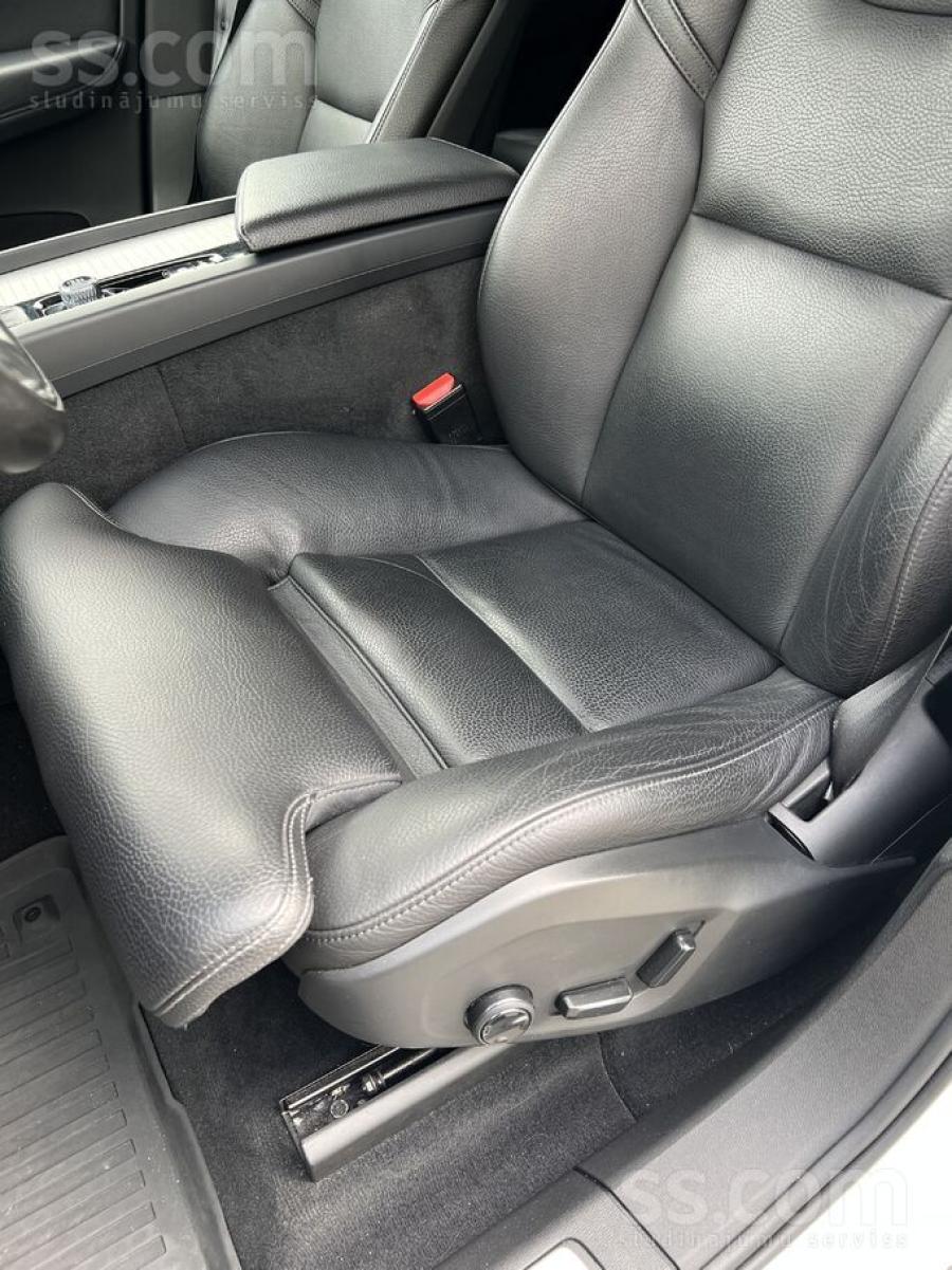 Balts Volvo XC60 2018 Daugavpils, ar dzinēja tilpumu 2.00 L un nobraukumu 181 tūkst. km par 20650 €, foto 19 vietnē AUTOMOTO.COM.LV