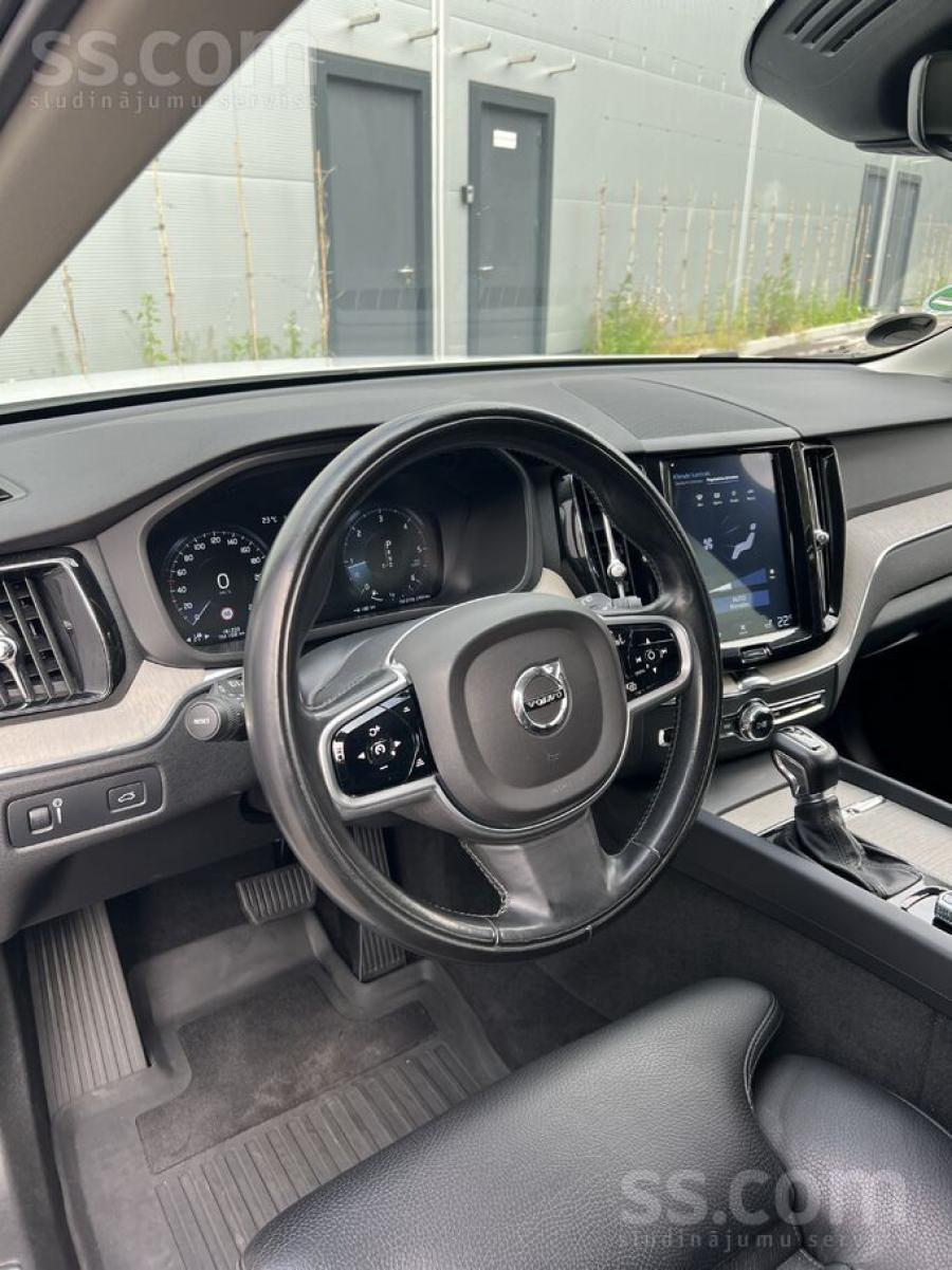 Balts Volvo XC60 2018 Daugavpils, ar dzinēja tilpumu 2.00 L un nobraukumu 181 tūkst. km par 20650 €, foto 20 vietnē AUTOMOTO.COM.LV