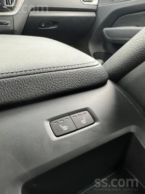 Balts Volvo XC60 2018 Daugavpils, ar dzinēja tilpumu 2.00 L un nobraukumu 181 tūkst. km par 20650 €, foto 21 vietnē AUTOMOTO.COM.LV