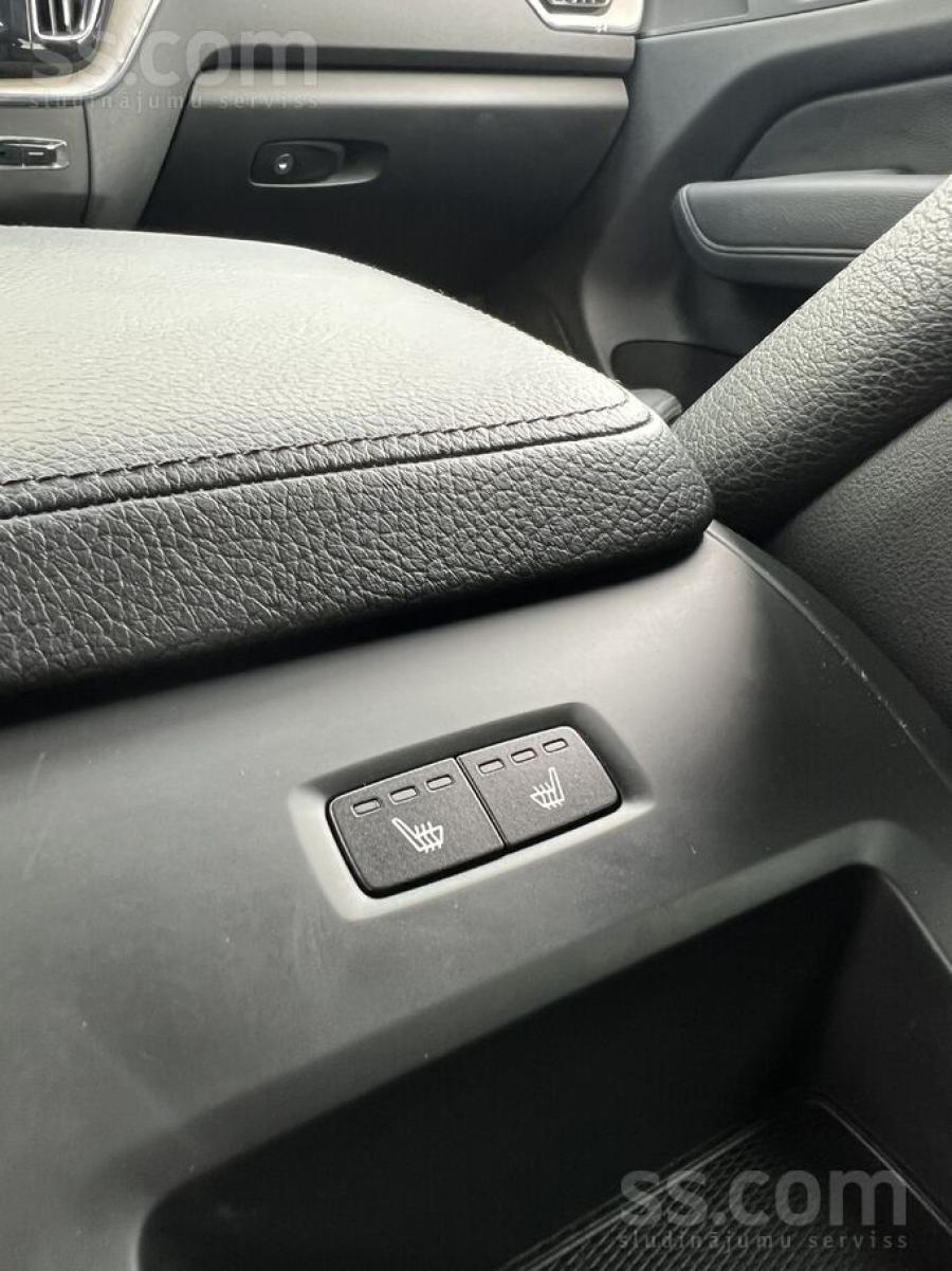 Balts Volvo XC60 2018 Daugavpils, ar dzinēja tilpumu 2.00 L un nobraukumu 181 tūkst. km par 20650 €, foto 21 vietnē AUTOMOTO.COM.LV