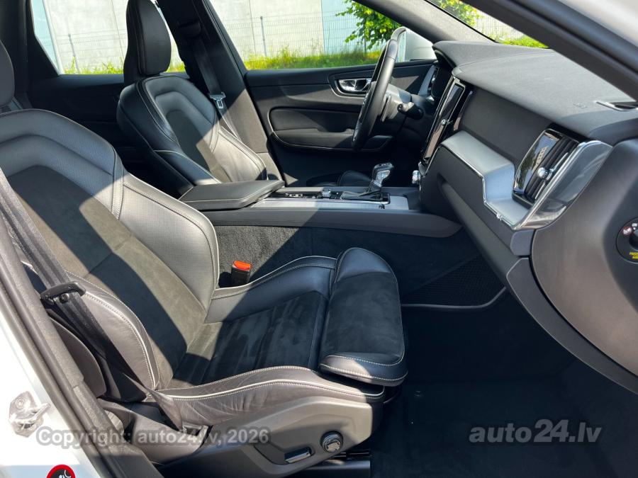 Balts Volvo XC60 2018 Tallina, ar dzinēja tilpumu 2.00 L un nobraukumu 206 tūkst. km par 19900 €, foto 12 vietnē AUTOMOTO.COM.LV