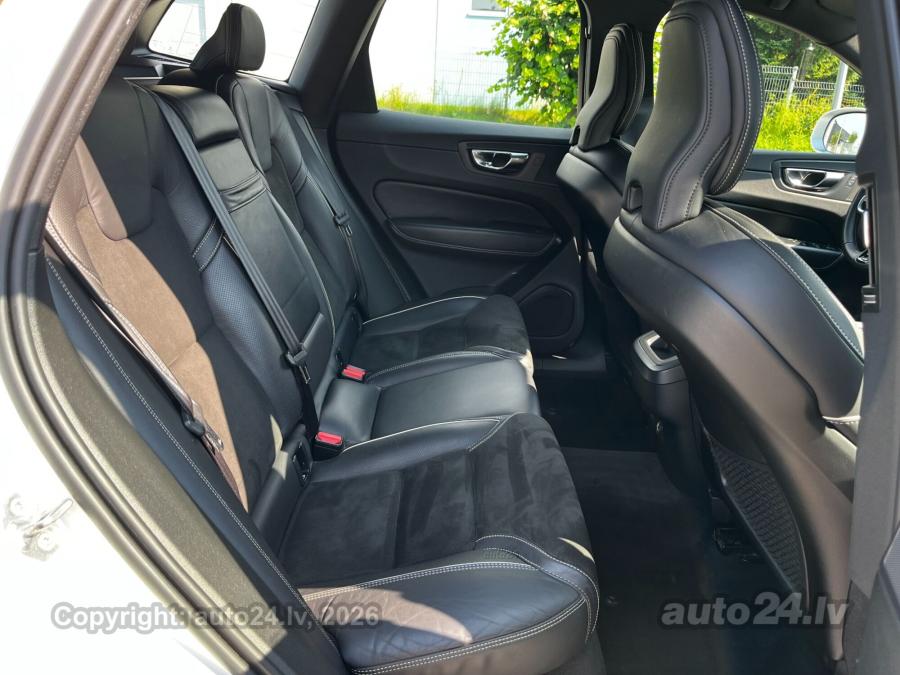 Balts Volvo XC60 2018 Tallina, ar dzinēja tilpumu 2.00 L un nobraukumu 206 tūkst. km par 19900 €, foto 13 vietnē AUTOMOTO.COM.LV