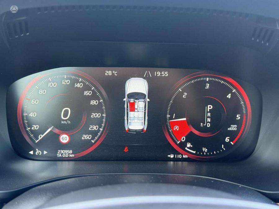 Белый Вольво ХС60 2018 в Таураге, объемом двигателя 1.97 л и пробегом 231 тыс. км за 17499 €, фото 15 на AUTOMOTO.COM.LV