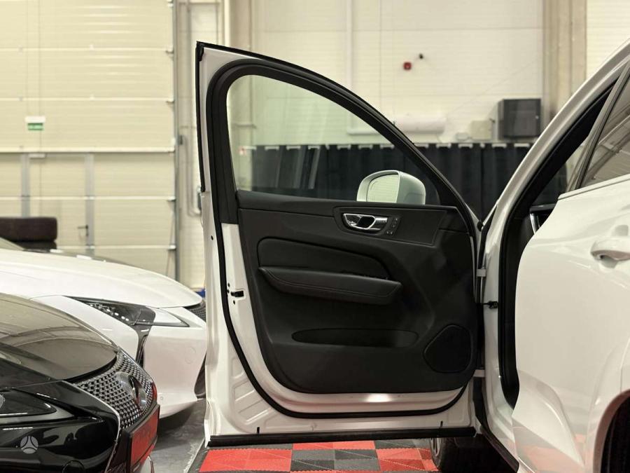 Balts Volvo XC60 2018 Viļņa, ar dzinēja tilpumu 1.97 L un nobraukumu 182 tūkst. km par 23990 €, foto 13 vietnē AUTOMOTO.COM.LV