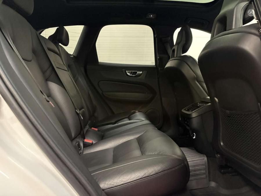 Balts Volvo XC60 2018 Viļņa, ar dzinēja tilpumu 1.97 L un nobraukumu 182 tūkst. km par 23990 €, foto 33 vietnē AUTOMOTO.COM.LV