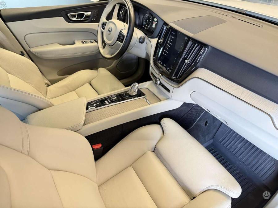Balts Volvo XC60 2018 Kauņa, ar dzinēja tilpumu 2.00 L un nobraukumu 216 tūkst. km par 22990 €, foto 17 vietnē AUTOMOTO.COM.LV
