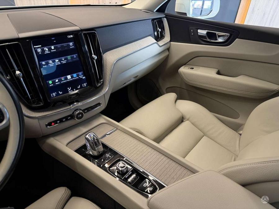 Balts Volvo XC60 2018 Kauņa, ar dzinēja tilpumu 2.00 L un nobraukumu 216 tūkst. km par 22990 €, foto 19 vietnē AUTOMOTO.COM.LV