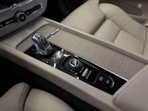 Balts Volvo XC60 2018 Kauņa, ar dzinēja tilpumu 2.00 L un nobraukumu 216 tūkst. km par 22990 €, foto 20 vietnē AUTOMOTO.COM.LV