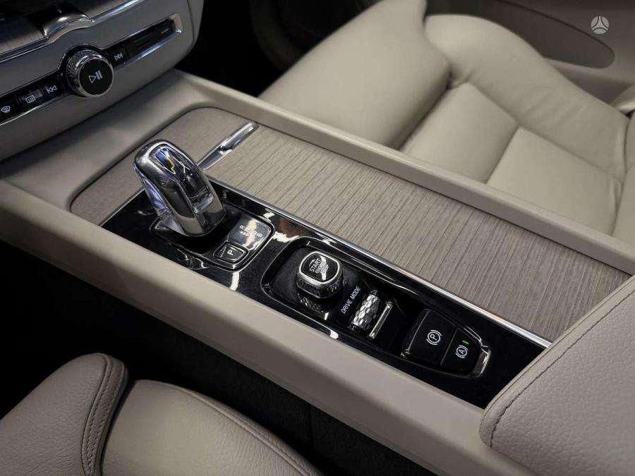 Balts Volvo XC60 2018 Kauņa, ar dzinēja tilpumu 2.00 L un nobraukumu 216 tūkst. km par 22990 €, foto 20 vietnē AUTOMOTO.COM.LV
