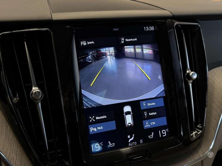 Balts Volvo XC60 2018 Kauņa, ar dzinēja tilpumu 2.00 L un nobraukumu 216 tūkst. km par 22990 €, foto 34 vietnē AUTOMOTO.COM.LV