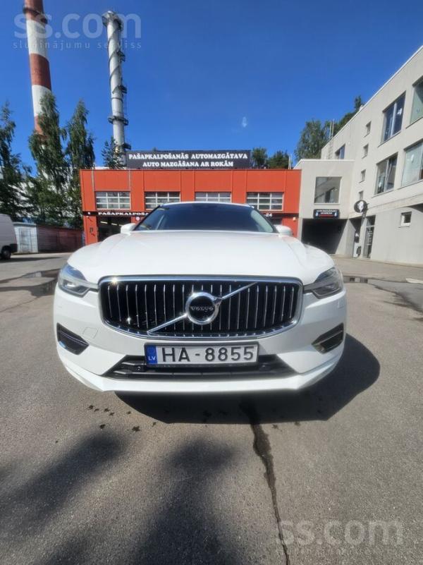 White Volvo XC60 2018 in Riga, with an engine capacity of 2.00 L and mileage of 227 thousand km for 22800 €, photo 10 on AUTOMOTO.COM.LV